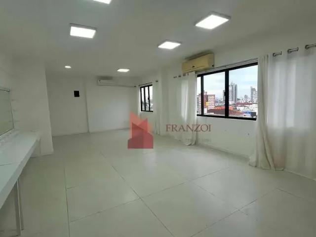 Conj. Comercial / Sala para Locação em Itajaí/SC Centro