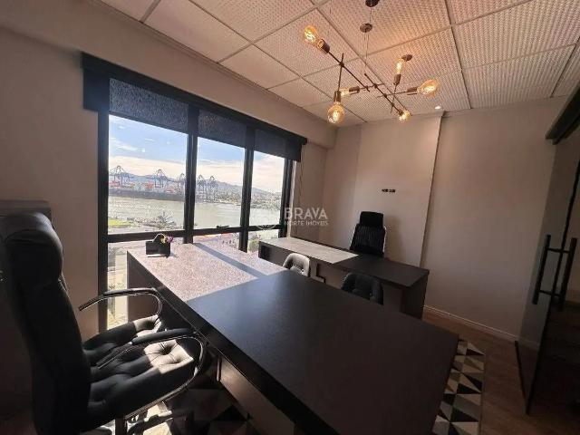 Conj. Comercial / Sala para Locação em Itajaí/SC Centro