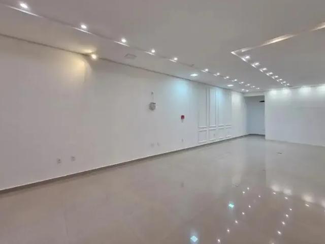 Conj. Comercial / Sala para Locação em Itapema/SC Casa Branca