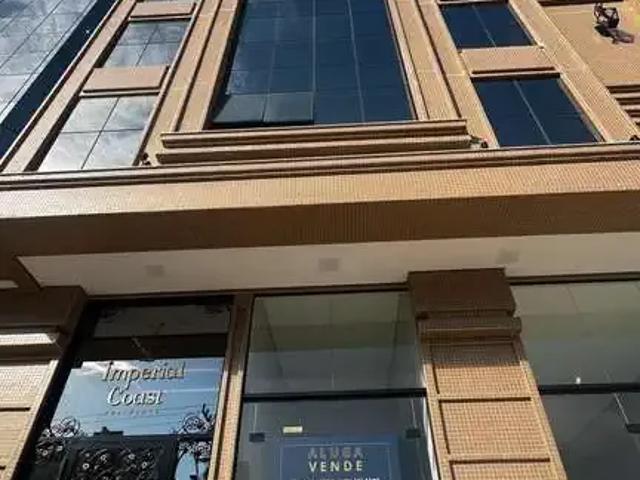 Conj. Comercial / Sala para Locação em Itapema/SC Centro