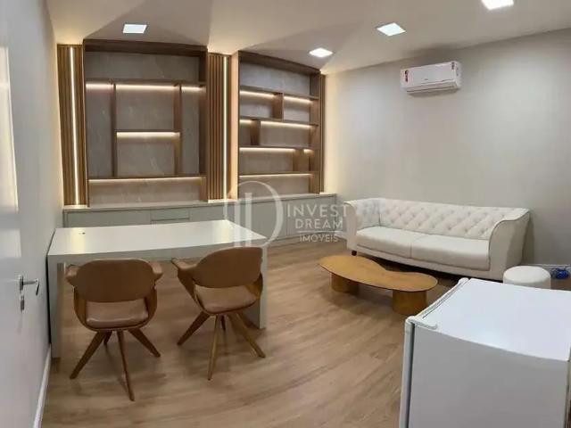 Conj. Comercial / Sala para Locação em Itapema/SC Centro