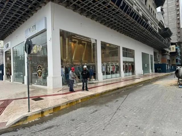 Conj. Comercial / Sala para Locação em Itapema/SC Meia Praia