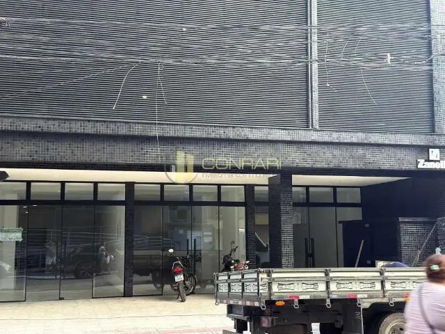 Conj. Comercial / Sala para Locação em Itapema/SC Meia Praia