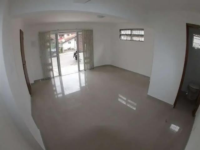 Conj. Comercial / Sala para Locação em Itapema/SC Meia Praia