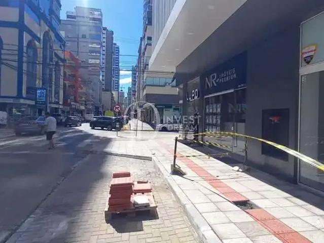 Conj. Comercial / Sala para Locação em Itapema/SC Meia Praia