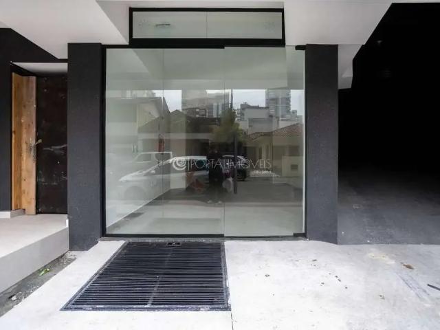 Conj. Comercial / Sala para Locação em Itapema/SC Meia Praia
