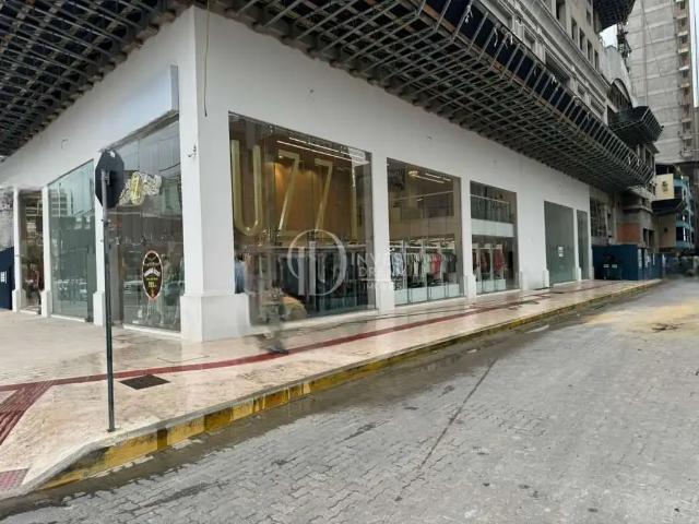 Conj. Comercial / Sala para Locação em Itapema/SC Meia Praia