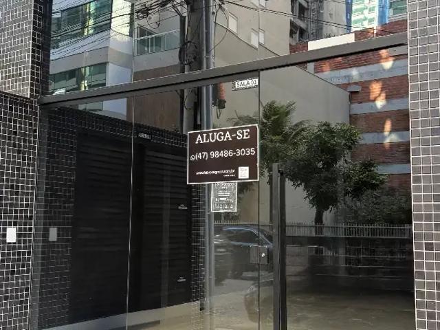 Conj. Comercial / Sala para Locação em Itapema/SC Meia Praia