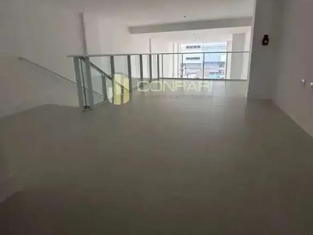 Conj. Comercial / Sala para Locação em Itapema/SC Meia Praia