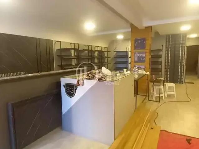 Conj. Comercial / Sala para Locação em Itapema/SC Meia Praia