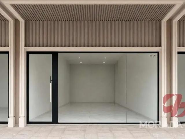 Conj. Comercial / Sala para Locação em Itapema/SC Meia Praia