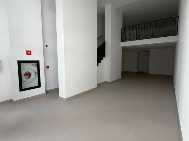 Conj. Comercial / Sala para Locação em Itapema/SC Meia Praia