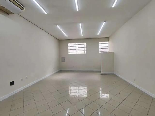 Conj. Comercial / Sala para Locação em Itatiba/SP Centro