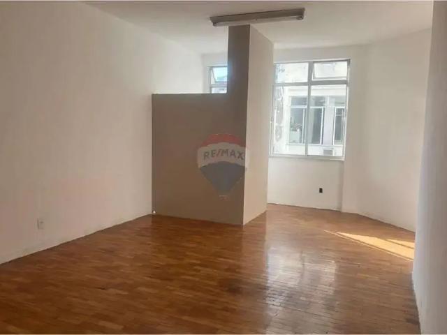Conj. Comercial / Sala para Locação em Juiz de Fora/MG Centro 2 Quartos
