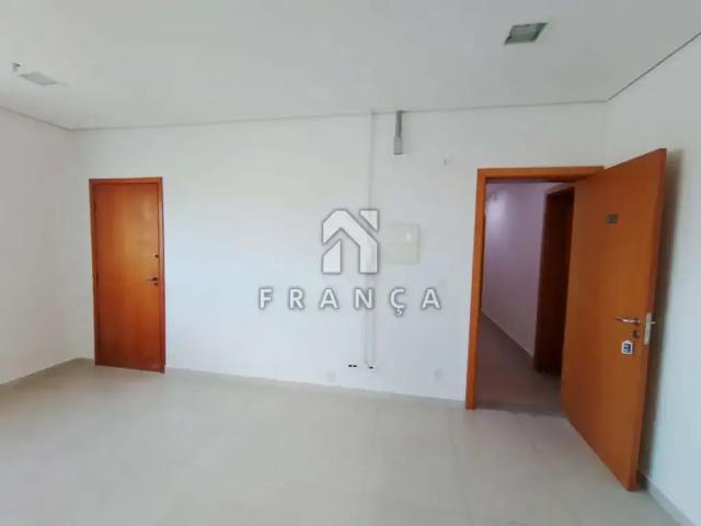 Conj. Comercial / Sala para Locação em Jacareí/SP Centro