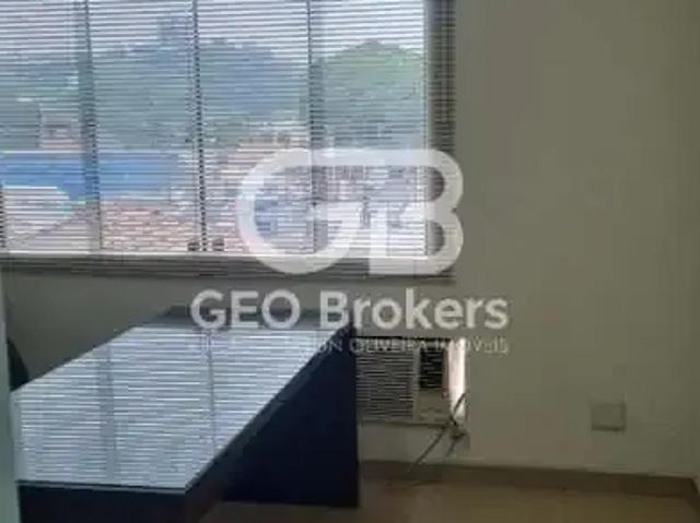 Conj. Comercial / Sala para Locação em Jacareí/SP Centro
