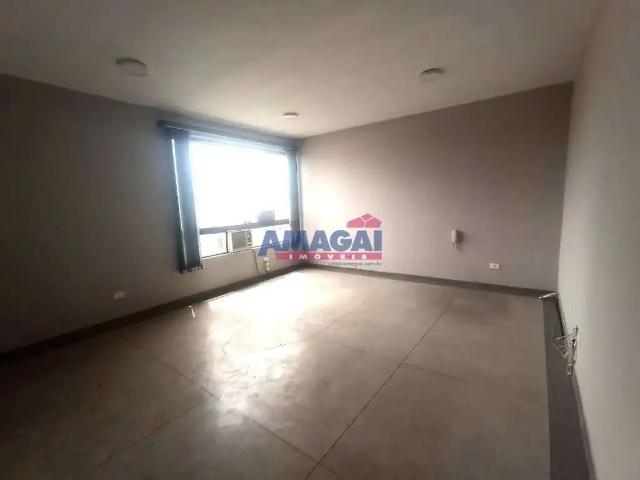 Conj. Comercial / Sala para Locação em Jacareí/SP Centro