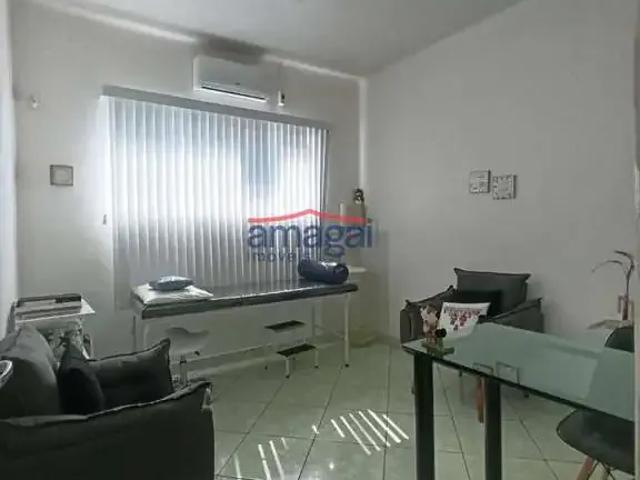 Conj. Comercial / Sala para Locação em Jacareí/SP Centro