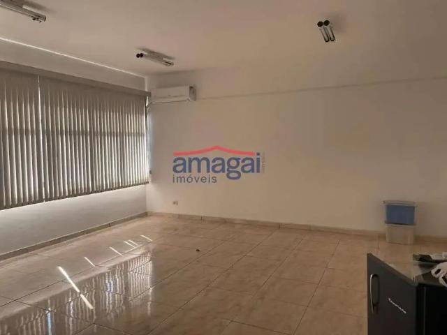 Conj. Comercial / Sala para Locação em Jacareí/SP Centro