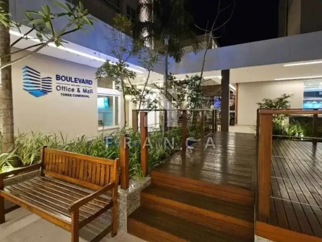 Conj. Comercial / Sala para Locação em Jacareí/SP Centro