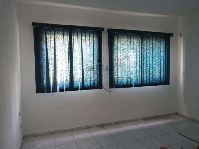 Conj. Comercial / Sala para Locação em Jacareí/SP Centro