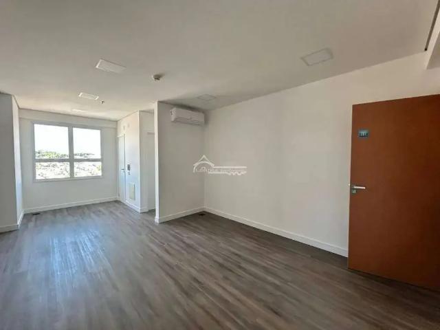 Conj. Comercial / Sala para Locação em Jacareí/SP Centro