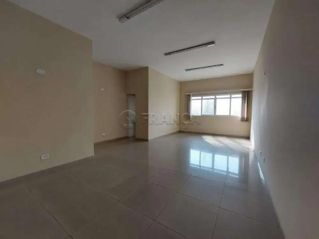 Conj. Comercial / Sala para Locação em Jacareí/SP Centro