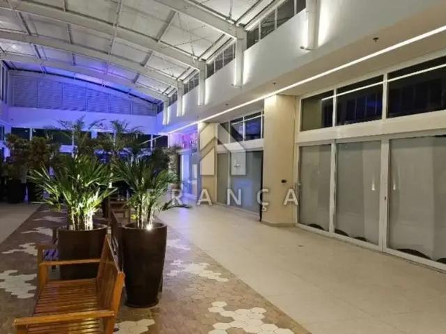 Conj. Comercial / Sala para Locação em Jacareí/SP Centro