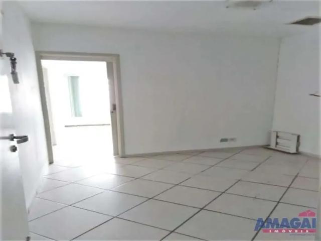 Conj. Comercial / Sala para Locação em Jacareí/SP Centro