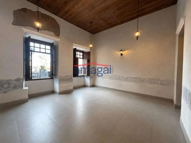 Conj. Comercial / Sala para Locação em Jacareí/SP Centro