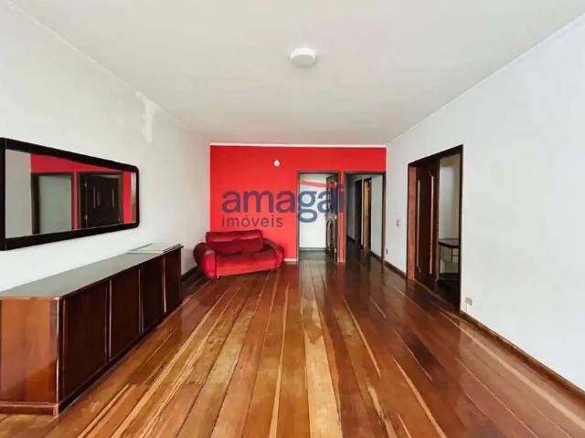 Conj. Comercial / Sala para Locação em Jacareí/SP Centro