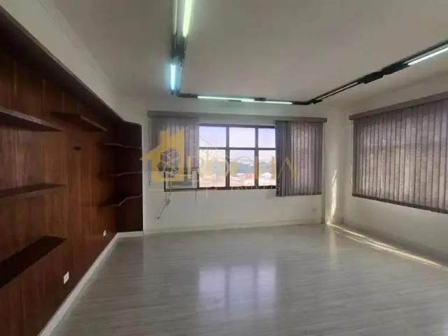 Conj. Comercial / Sala para Locação em Jacareí/SP Centro