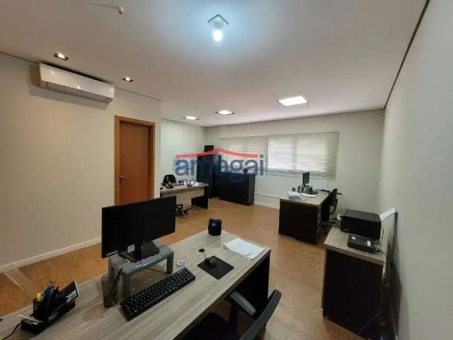 Conj. Comercial / Sala para Locação em Jacareí/SP Centro