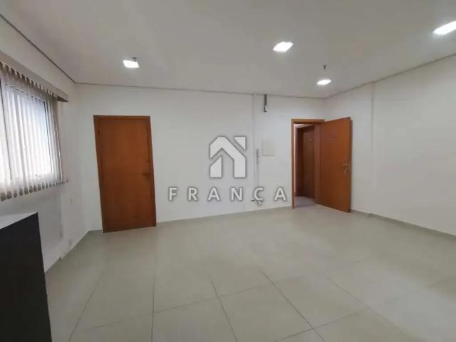 Conj. Comercial / Sala para Locação em Jacareí/SP Centro