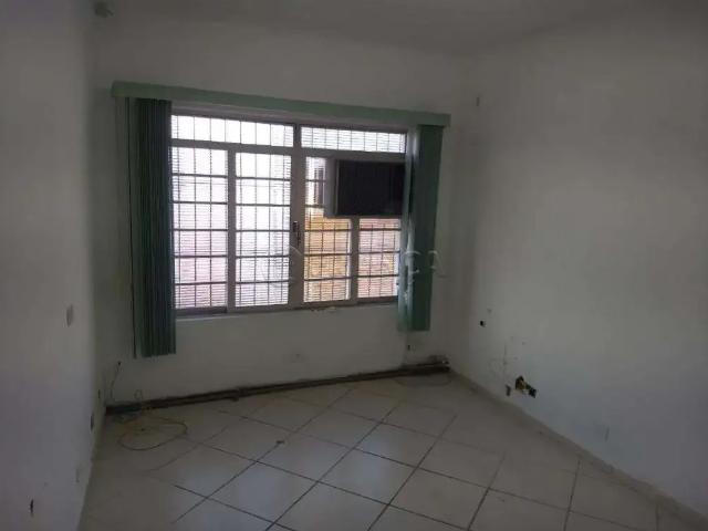 Conj. Comercial / Sala para Locação em Jacareí/SP Centro