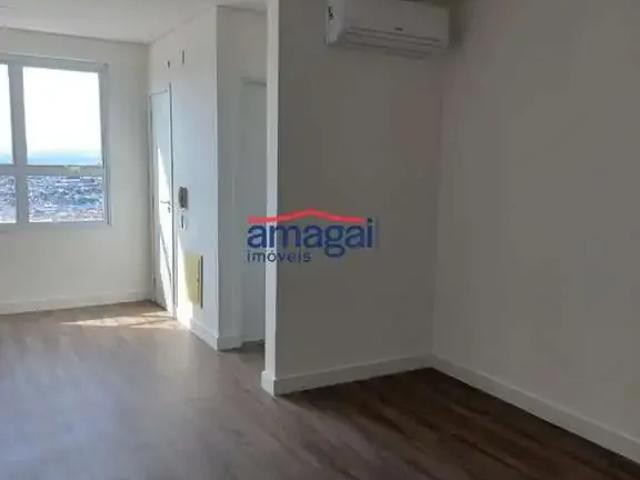 Conj. Comercial / Sala para Locação em Jacareí/SP Centro