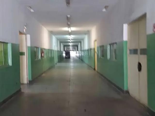 Conj. Comercial / Sala para Locação em Jacareí/SP Jardim Califórnia