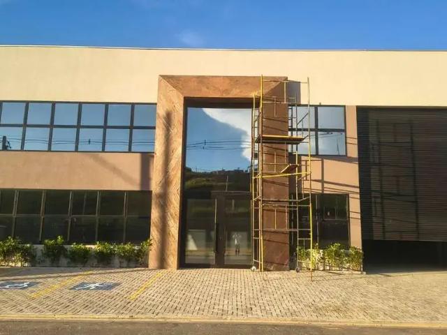 Conj. Comercial / Sala para Locação em Jacareí/SP Jardim Califórnia