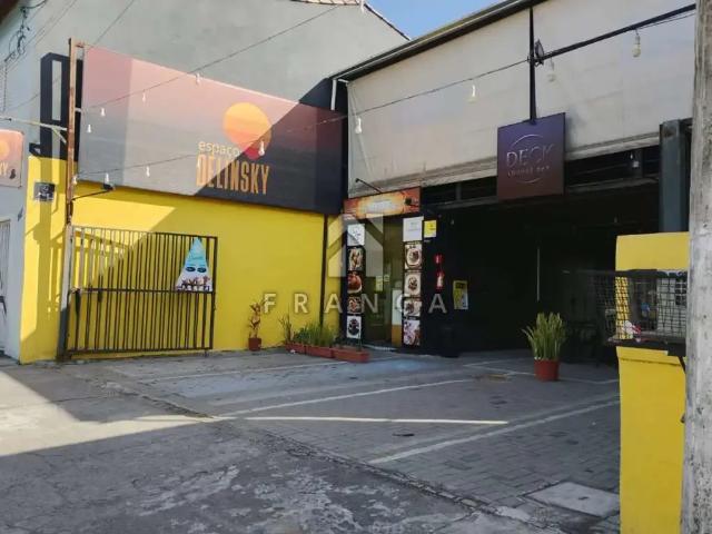 Conj. Comercial / Sala para Locação em Jacareí/SP Jardim Califórnia