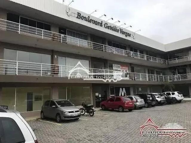 Conj. Comercial / Sala para Locação em Jacareí/SP Jardim Califórnia
