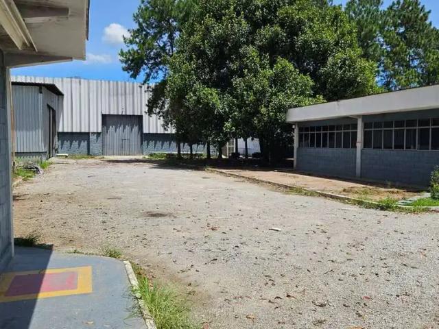 Conj. Comercial / Sala para Locação em Jacareí/SP Jardim Califórnia