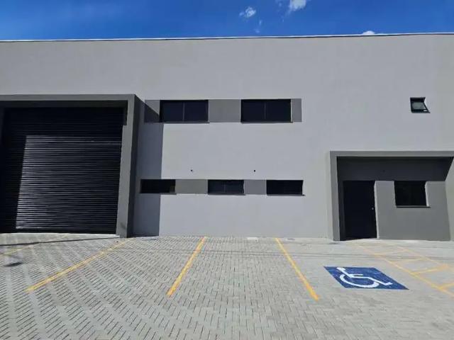 Conj. Comercial / Sala para Locação em Jacareí/SP Rio Comprido