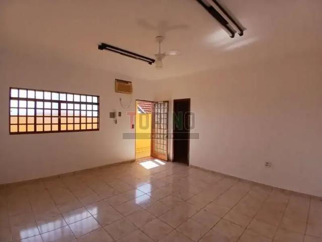 Conj. Comercial / Sala para Locação em Jardinópolis/SP Centro
