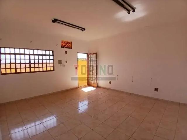 Conj. Comercial / Sala para Locação em Jardinópolis/SP Centro