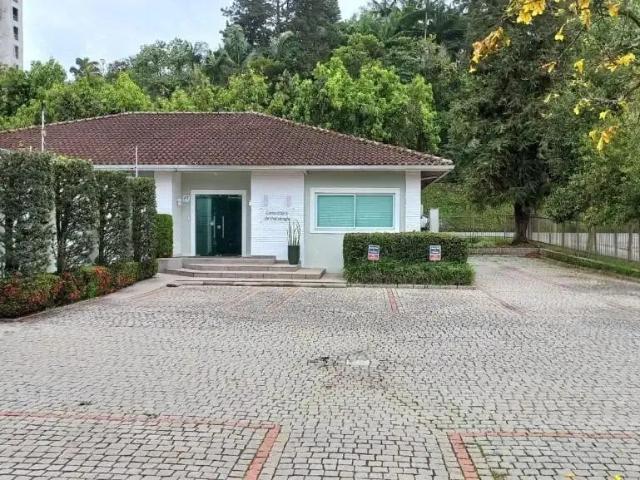 Conj. Comercial / Sala para Locação em Joinville/SC América