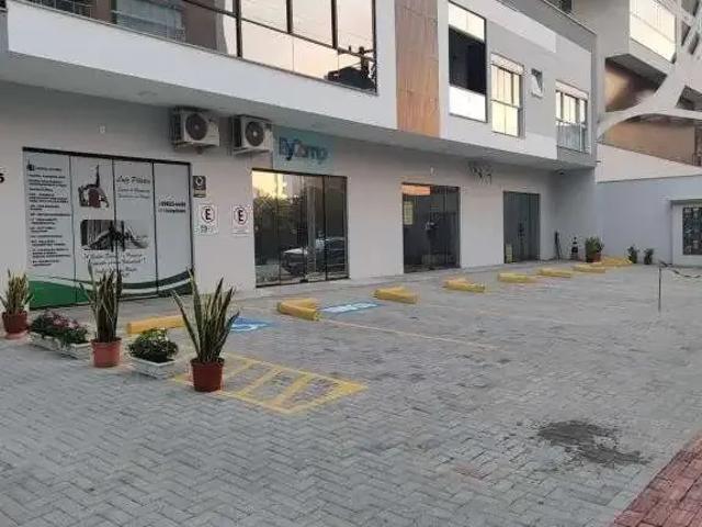 Conj. Comercial / Sala para Locação em Joinville/SC América