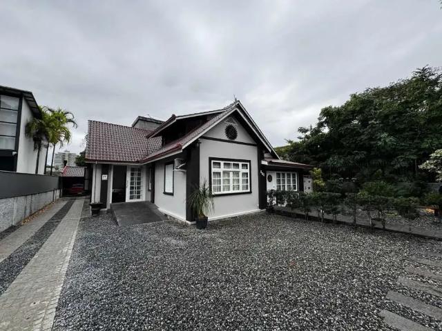 Conj. Comercial / Sala para Locação em Joinville/SC América