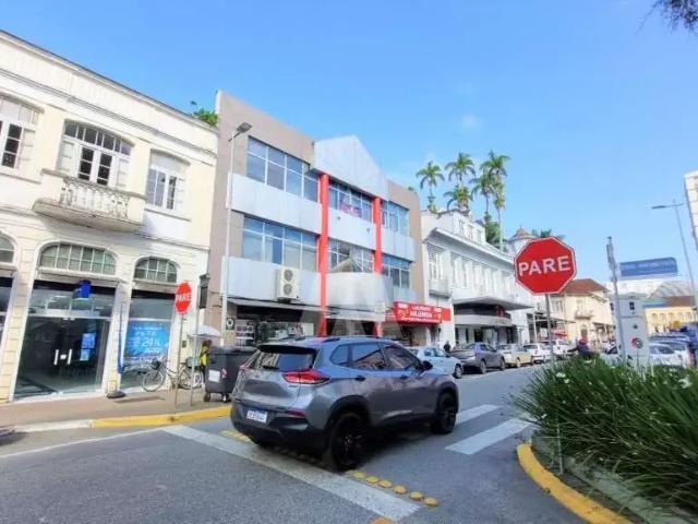 Conj. Comercial / Sala para Locação em Joinville/SC Centro