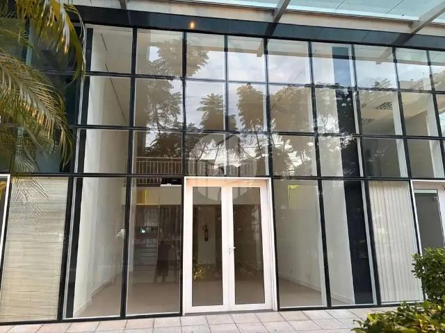 Conj. Comercial / Sala para Locação em Joinville/SC Centro