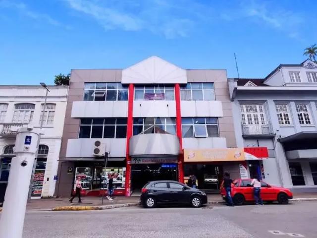 Conj. Comercial / Sala para Locação em Joinville/SC Centro